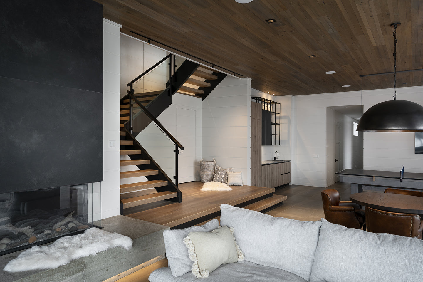 A Nordic-style Lakeside Oasis – Northern Wide Plank